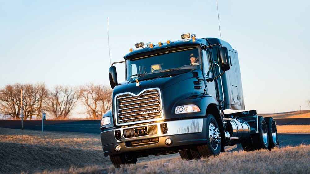 Mack unveils Pinnacle Axle Back at MATS | Bulk Transporter