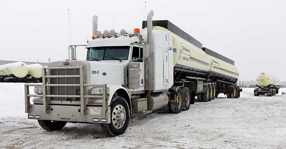Oilfield tank truck hauler | Trimac Transportation | Bulk Transporter