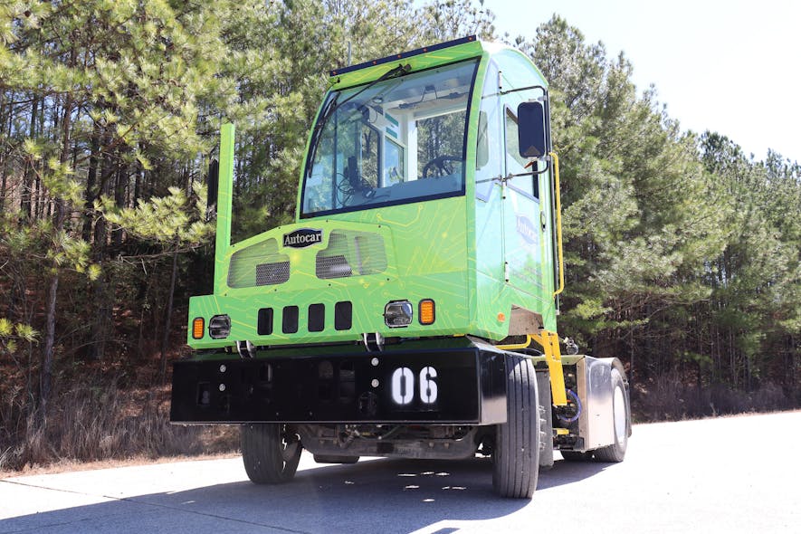 Autocar debuts electric terminal tractor | Bulk Transporter
