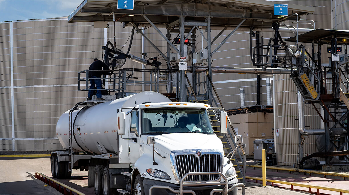 Blueknight to grow asphalt terminals | Bulk Transporter