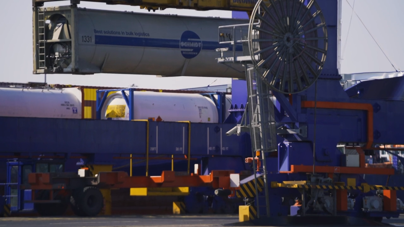 Air Products to produce hydrogen in UK | Bulk Transporter