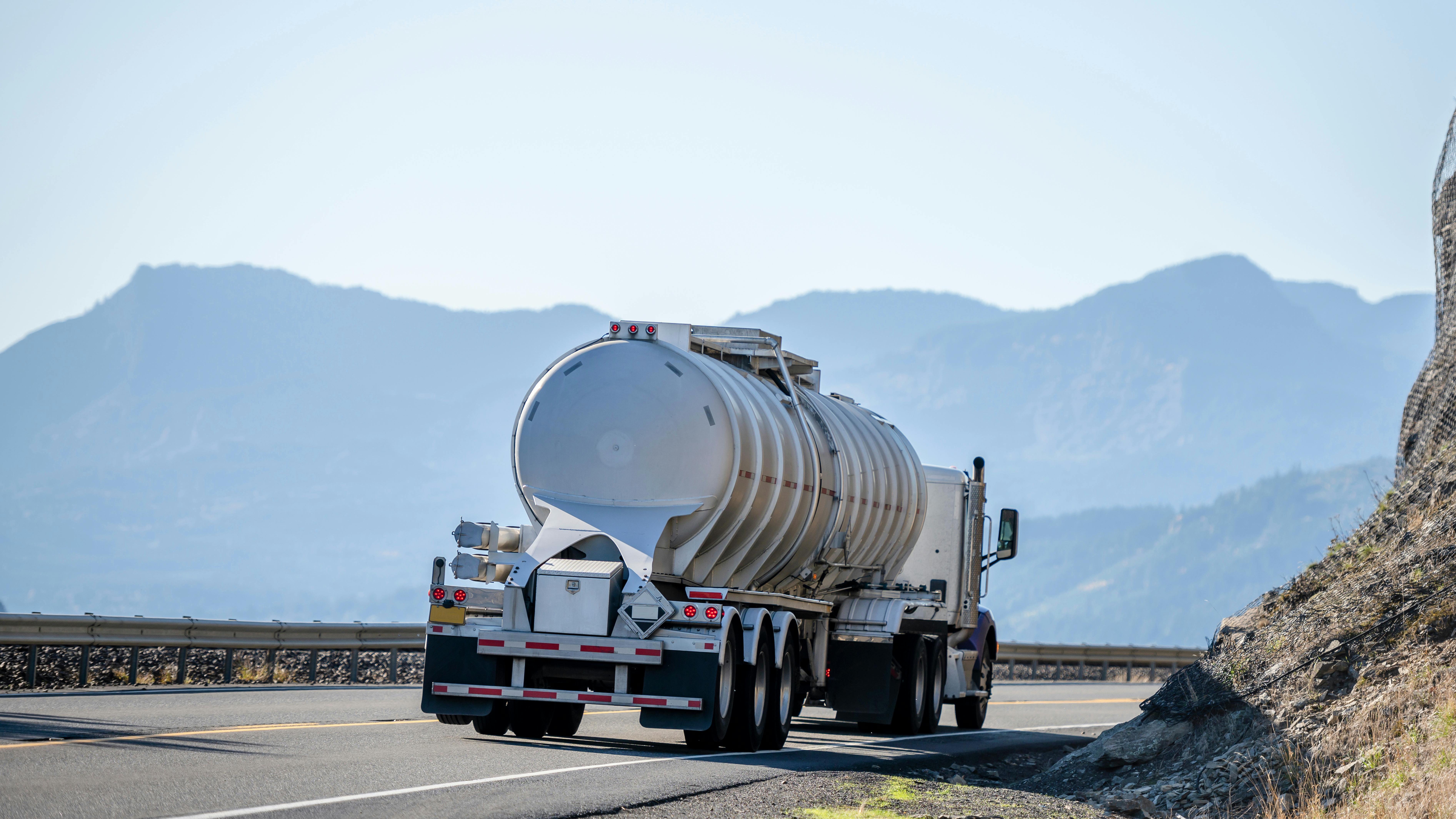 October trailer orders down from 2023, per reports | Bulk Transporter