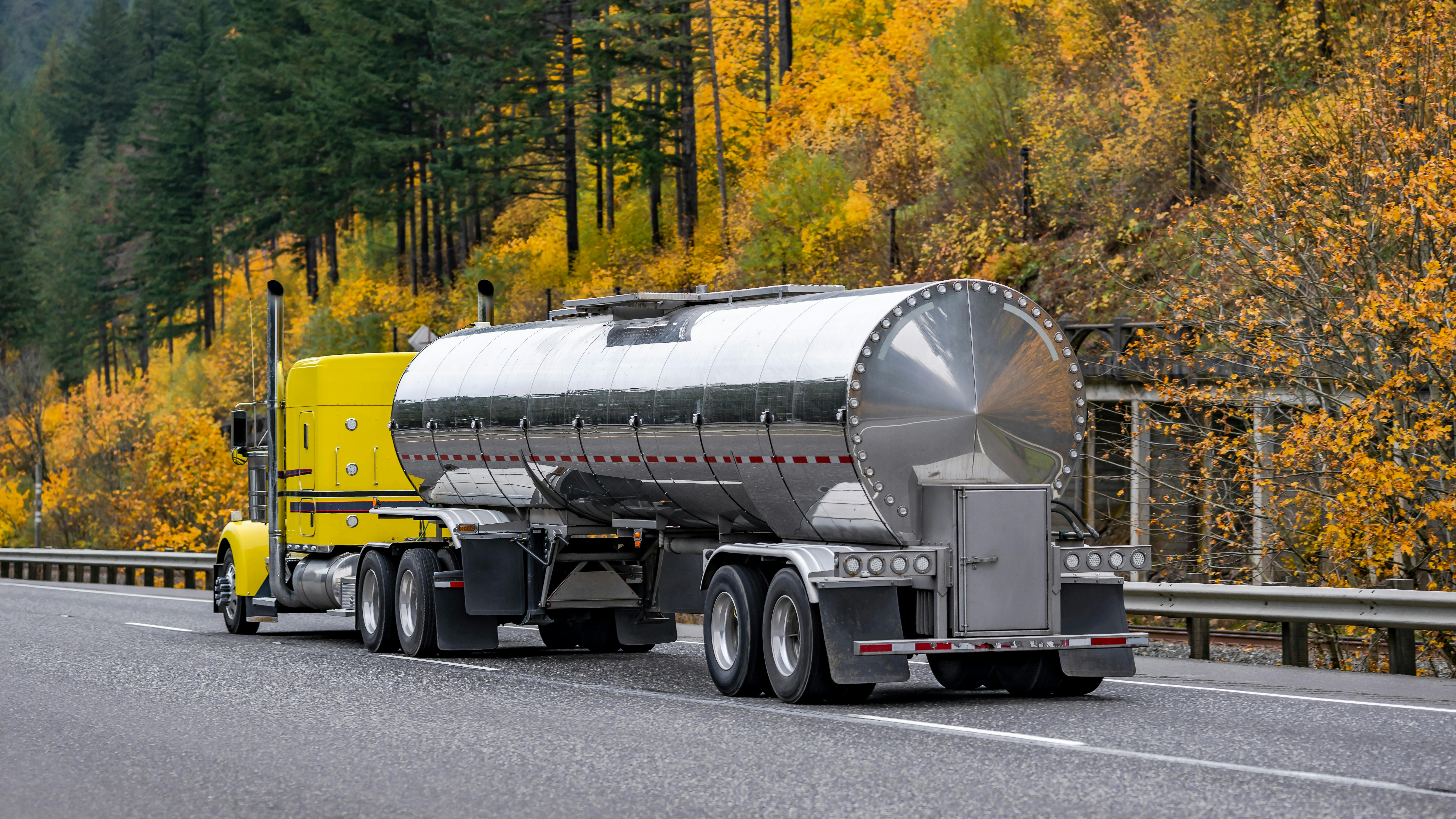 Reports: Trailer orders dip in February | Bulk Transporter
