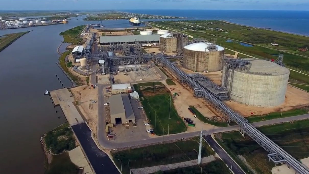Freeport LNG restores third storage tank | Bulk Transporter