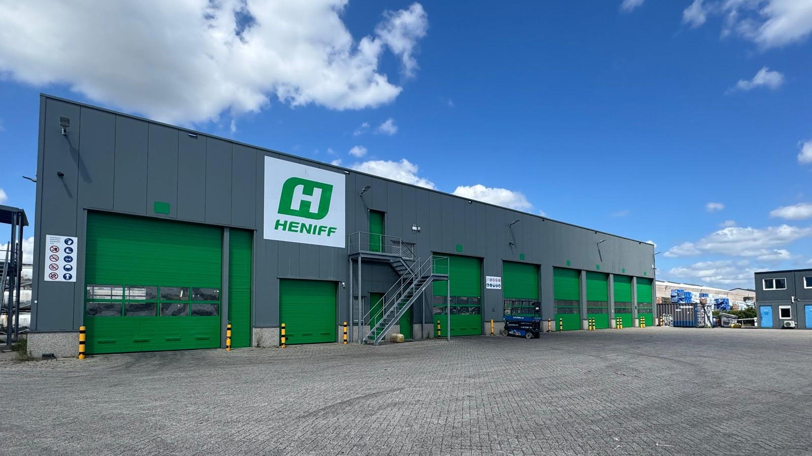 Heniff rebrands European operations | Bulk Transporter
